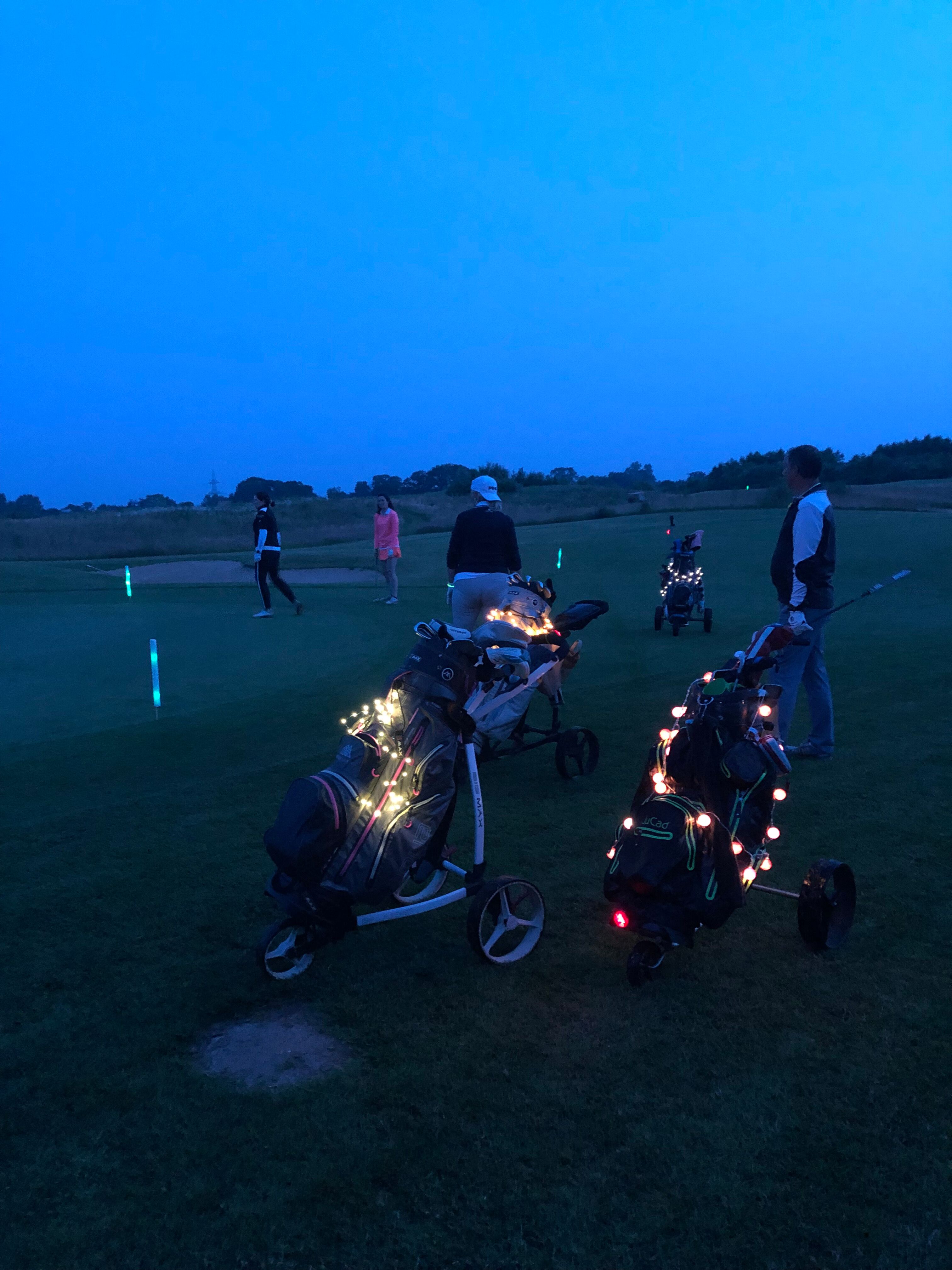Erlebnis geht vor Ergebnis - Moonlightturnier mit 400 Leuchtstäben ...